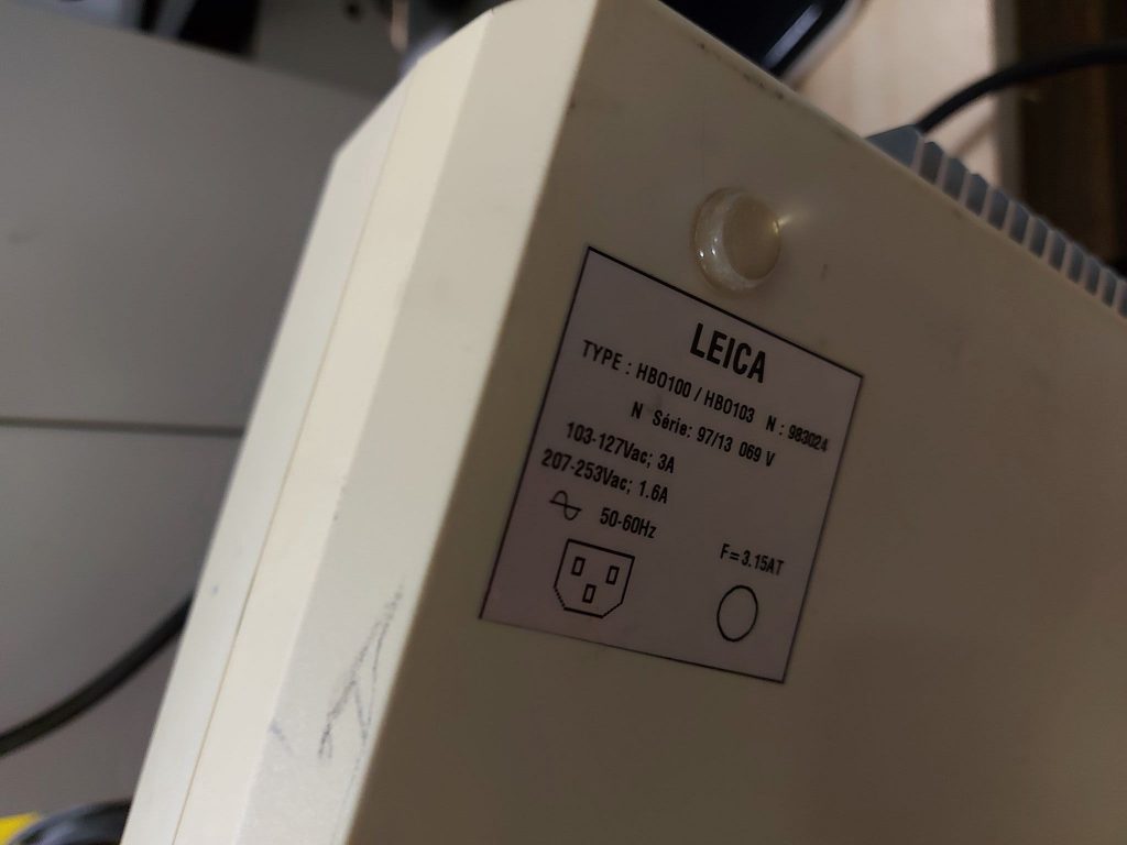 LEICA DM2500 trinocular Microscope with camera – medistore-france