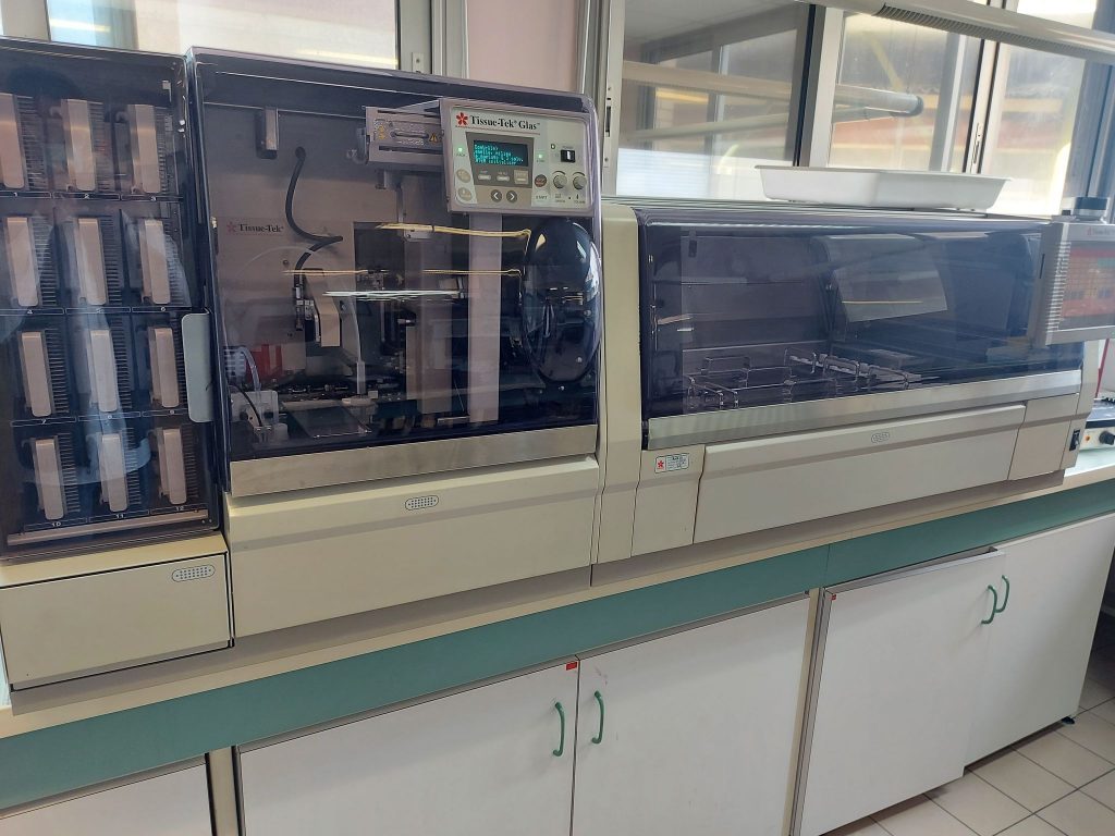 SAKURA TISSUE-TEK PRISMA Stainer + GLASS G2 Coverslipper – medistore-france